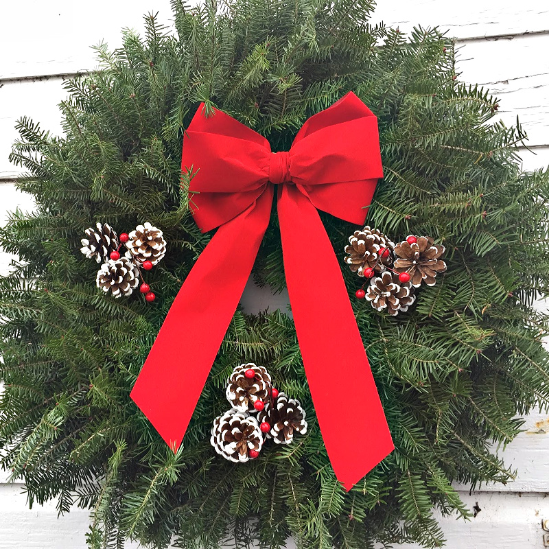24 Inch Traditional Cluster Wreath